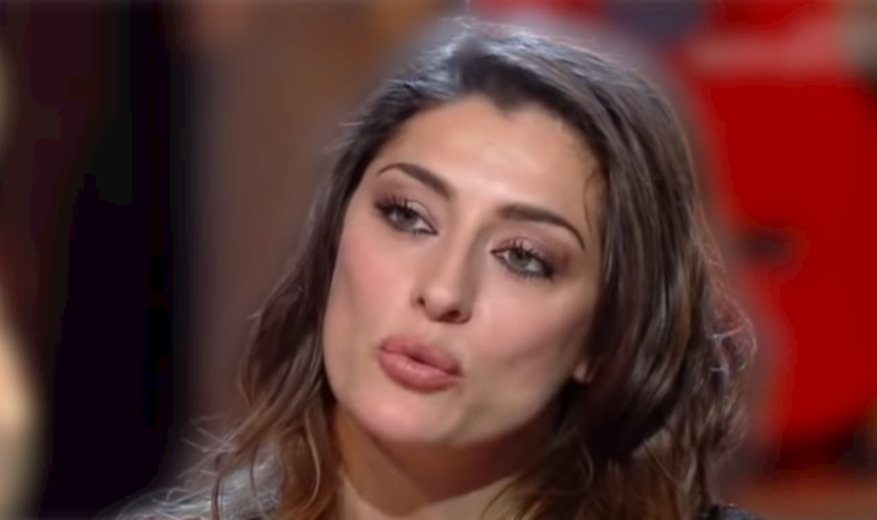 Elisa Isoardi | costume nero e forme mozzafiato | incantevole Elisa Isoardi | costume nero e forme mozzafiato | incantevole